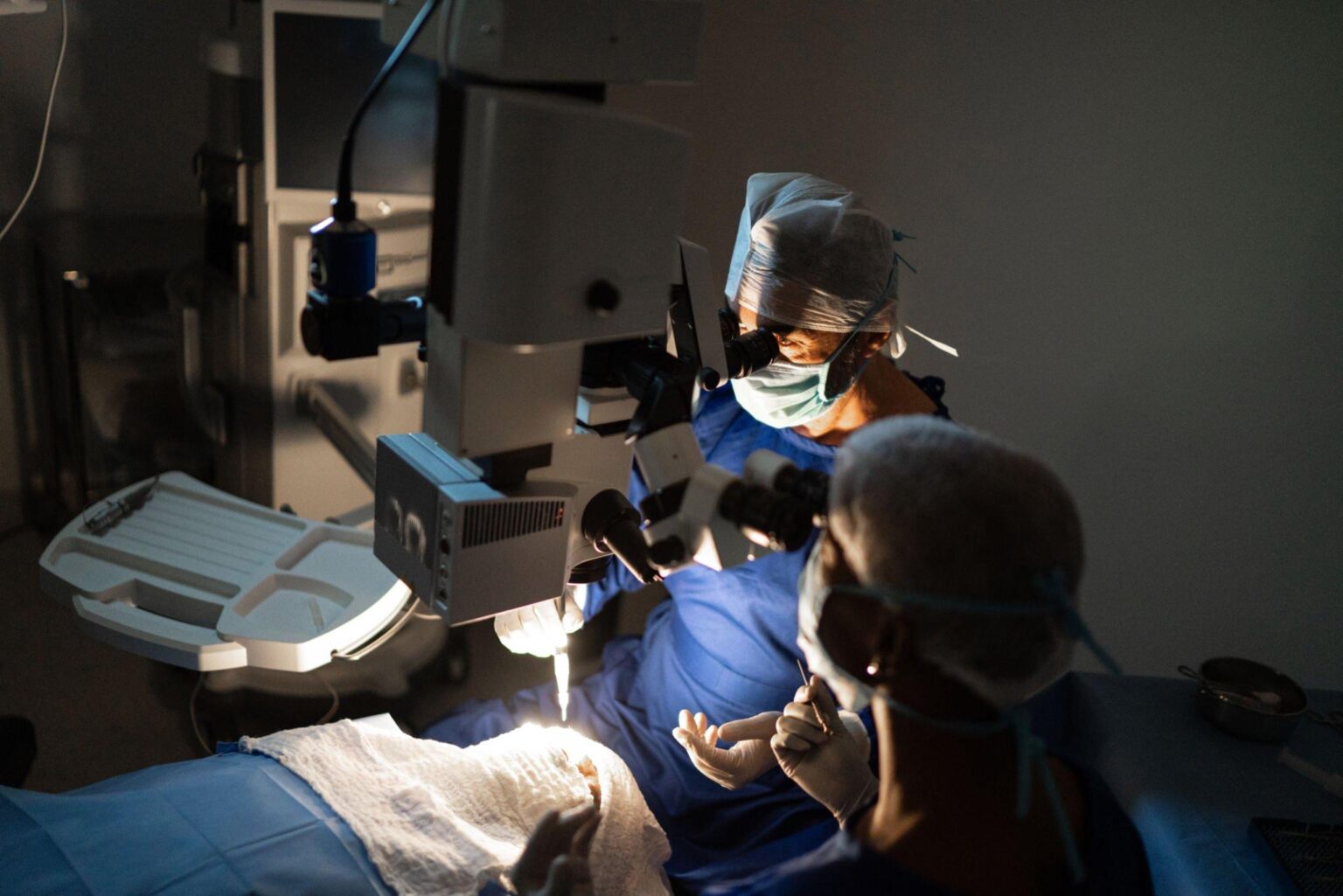Benefits of Bladeless Laser Eye Surgery: What Sets It Apart?